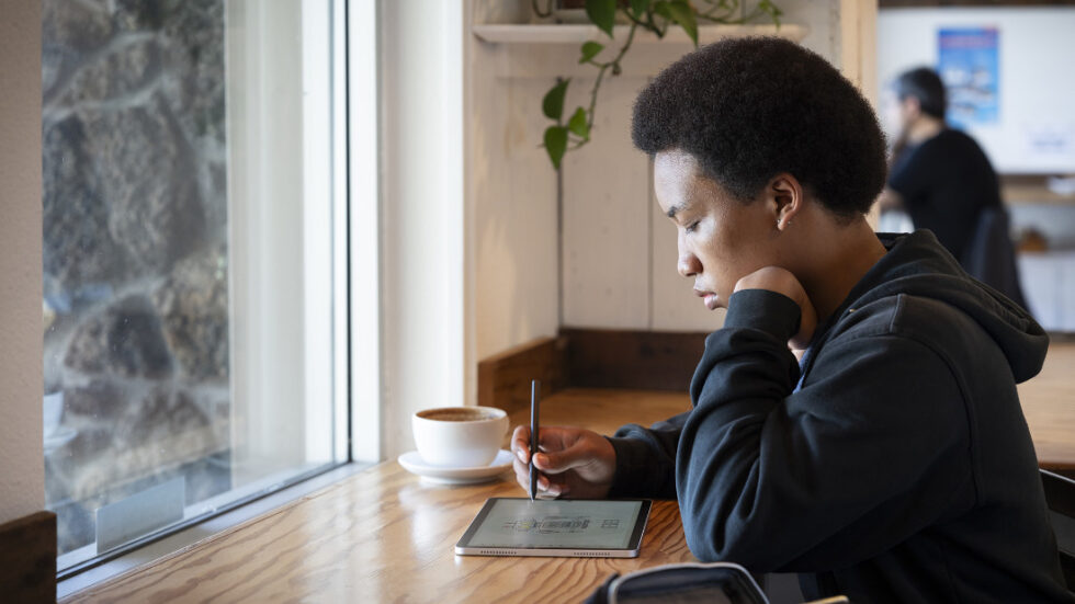 Introducing Wacom's New All-in-one Drawing Tablet: MovinkPad 11. No ...